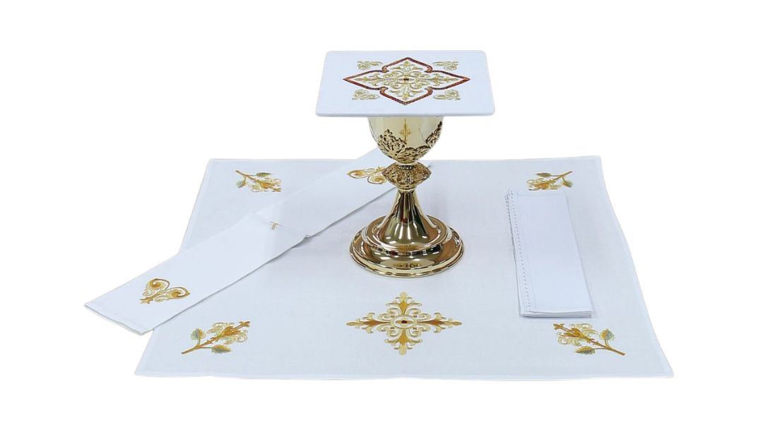 Church Altar Mass Linen Set With Embroidery – The Clergy Store
